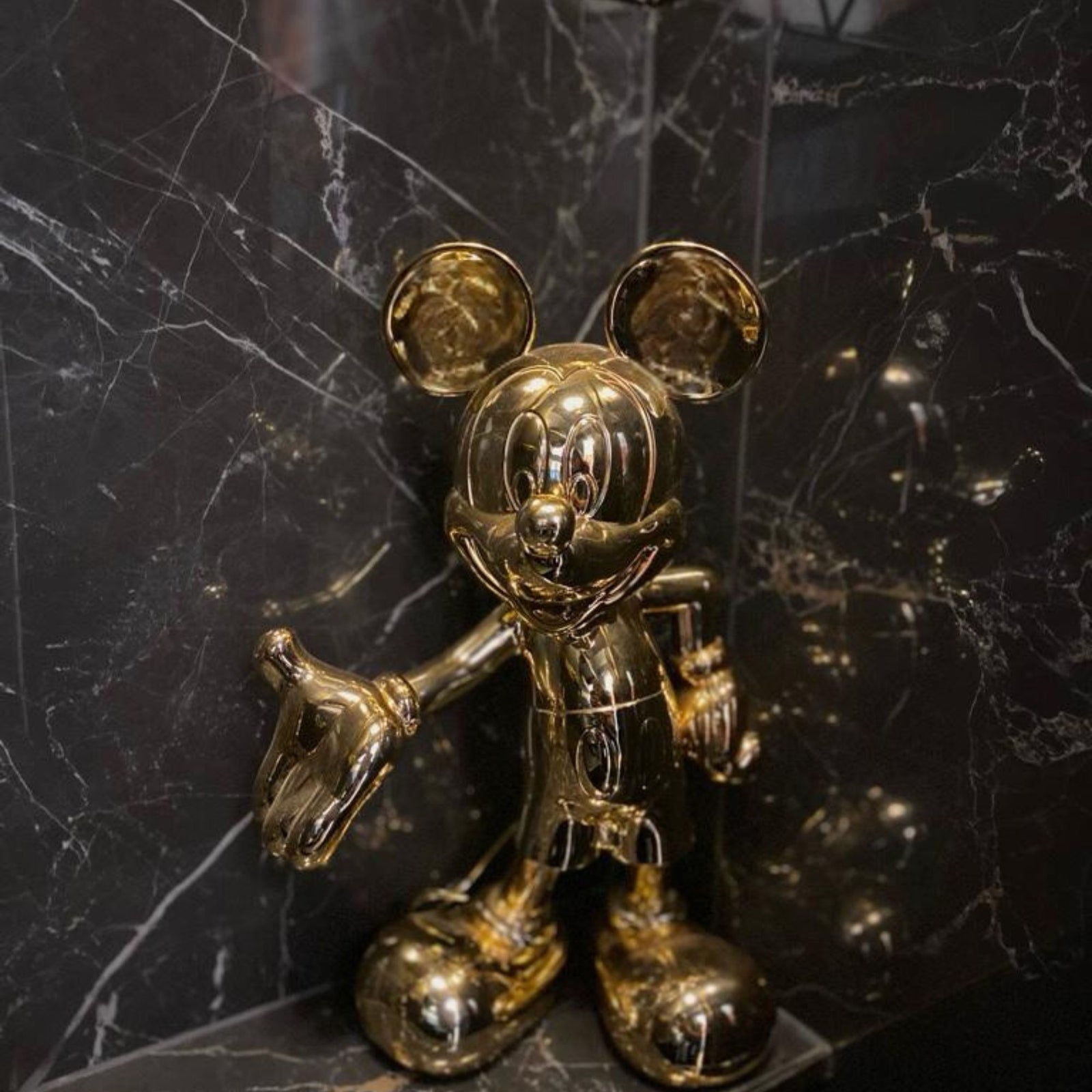 Mickey Mouse Welcome Sculpture in Chromed Gold | Maison & Tavola